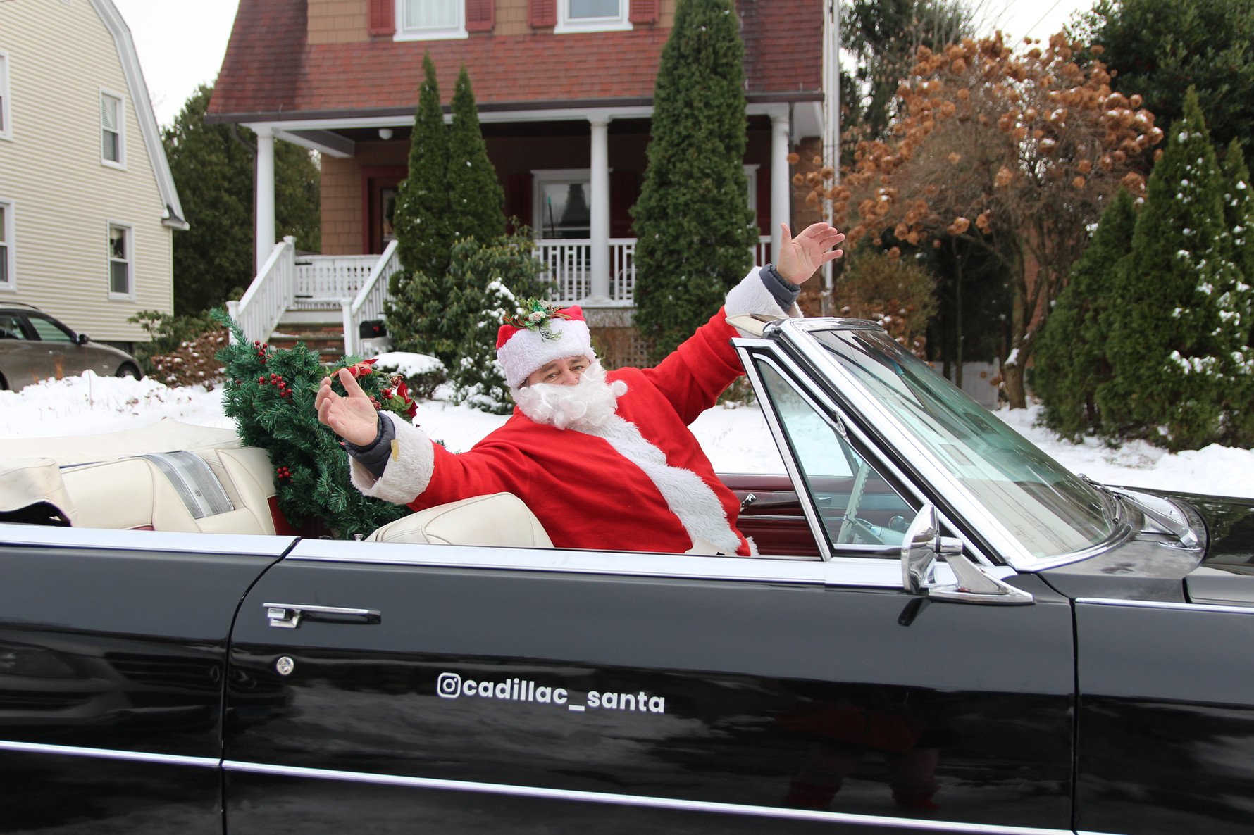 PHOTOS: Just in Time for Christmas, Cadillac Santa Spreads Joy in ...