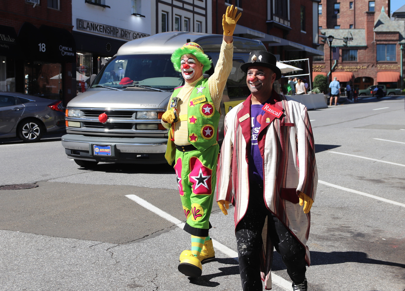 PHOTOS, VIDEO: Essential Worker Thank You Parade Is Something to Smile ...
