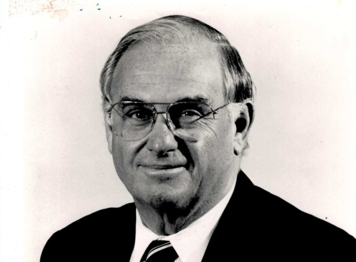 Service Announces for Lowell Weicker in Greenwich | Greenwich Free Press