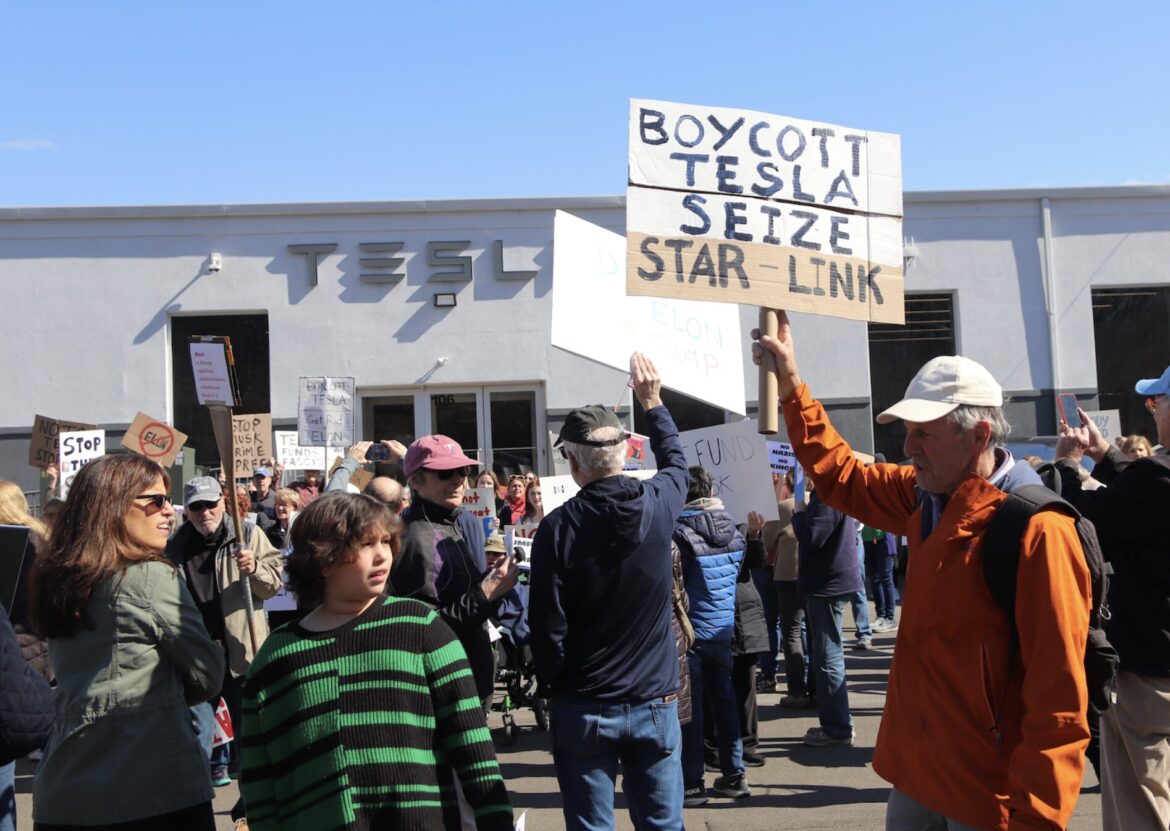 “Tesla Takedown” Draws Hundreds of Protesters against Trump and Musk to ...