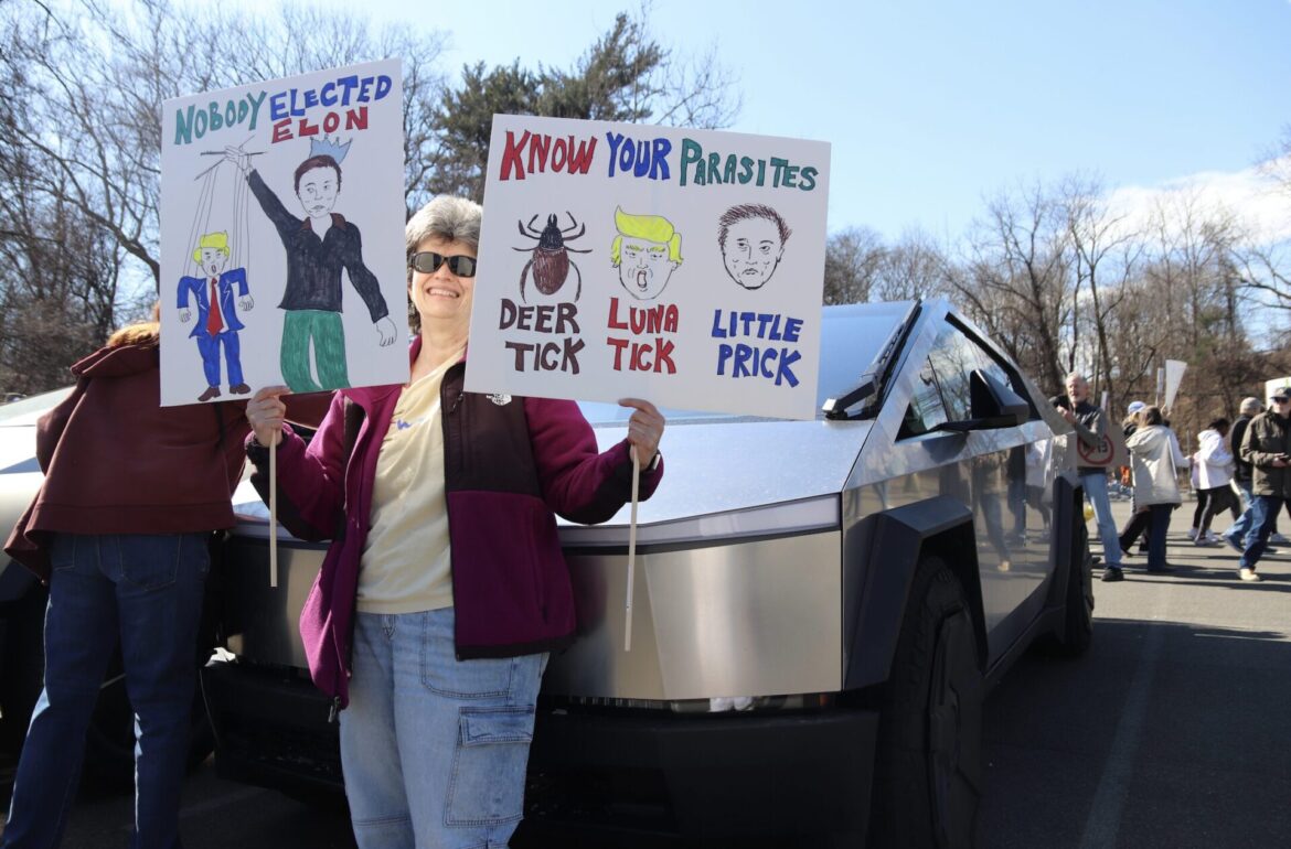 “Tesla Takedown” Draws Hundreds of Protesters against Trump and Musk to ...