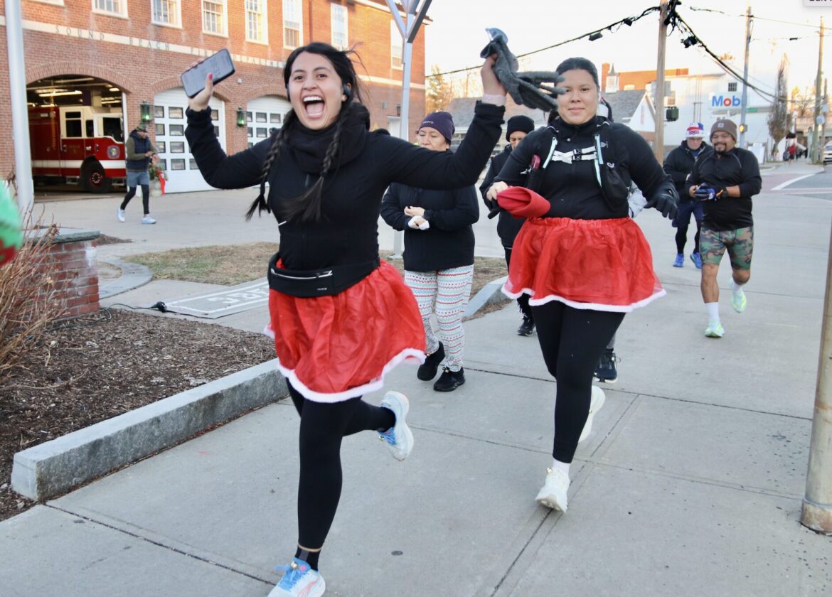 PHOTOS: Clear Skies for Greenwich Road Runners Jingle Bell Holiday Run ...